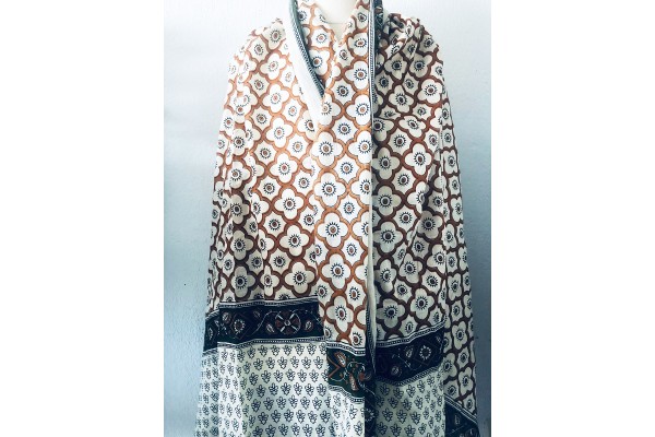 Indian cashmere shawl, pashmina with embroidered pattern