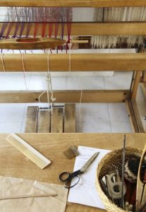 Comment fabriquer du tissus et utiliser un métier à tisser?
